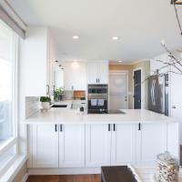 China Shaker Lacquer Doors Island Modern Custom Modular Cabinets American Style for sale