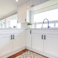 China Shaker Lacquer Doors Island Modern Custom Modular Cabinets American Style for sale