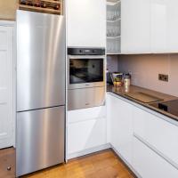 China House Contemporary Acrylic Kitchen Cabinets Modern White  High End for sale