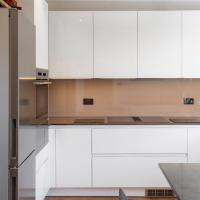 China House Contemporary Acrylic Kitchen Cabinets Modern White  High End for sale