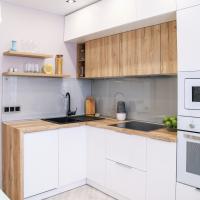 China Custom White Melamine Kitchen Cabinets 18mm Particle Board with Blum Soft Close Hinges for sale