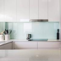 China Focus On Custom High Gloss Kitchen Cabinets White Lacquer Kitchens Cabinets Modern Kitchen Cabinet Set for sale