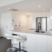 China Focus On Custom High Gloss Kitchen Cabinets White Lacquer Kitchens Cabinets Modern Kitchen Cabinet Set for sale
