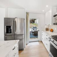 China Ready To Assemble White Shaker Lacquer Kitchen Cabinet Medium Size for sale