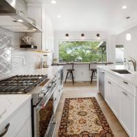 China Ready To Assemble White Shaker Lacquer Kitchen Cabinet Medium Size for sale