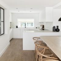 China Handless Plywood PVC Kitchen Cabinet Modern Modular for sale