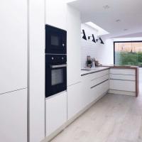 China Handless Plywood PVC Kitchen Cabinet Modern Modular for sale