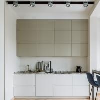 China Modern Matt Kitchen Cabinet with 18mm Melamine Finish and 15mm Quartz Countertop for sale