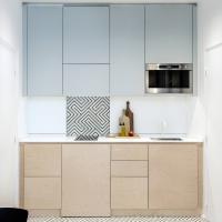 China Modern Matt Kitchen Cabinet with 18mm Melamine Finish and 15mm Quartz Countertop for sale
