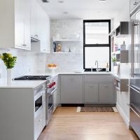 China Modern Matt Kitchen Cabinet with 18mm Melamine Finish and 15mm Quartz Countertop for sale