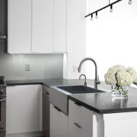 China Contemporary Matte White Lacquer Kitchen Cabinet With Island for sale