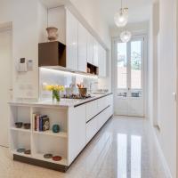 China Modern Matte White Wooden PVC Kitchen Cabinets With Sink for sale