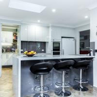 China White Acrylic Kitchen Cabinet High Gloss Modern for sale