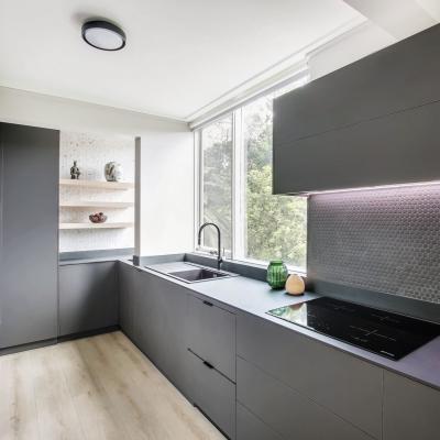 China Luxury Black Melamine Modern Matte Kitchen Cabinet Sets Moisture Proof for sale
