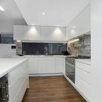 China Popular White Simple Style Kitchen Cabinet Design Wholesale Modular Kitchen Cabinet for sale