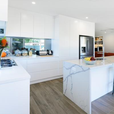 China Australian Style Matt White PVC Kitchen Cabinet Furniture Modern Islands 18mm MDF for sale