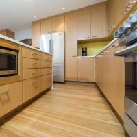 China OEM Custom Wooden Grain Solid Wood Kitchen Island Cabinet with Sink 18mm Plywood for sale