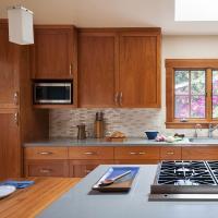 China Brown Shaker Solid Wood Kitchen Cabinet 18mm Plywood RTA Custom Sizes for sale