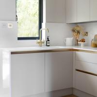 China Matte White Plain Lacquer Kitchen Cabinet Wood Island Kitchen Cabinet Custom for sale