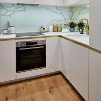 China Matte White Plain Lacquer Kitchen Cabinet Wood Island Kitchen Cabinet Custom for sale