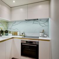 China Matte White Plain Lacquer Kitchen Cabinet Wood Island Kitchen Cabinet Custom for sale