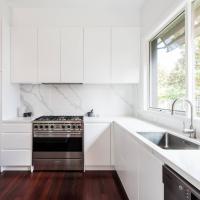 China Factory Direct Modern Lacquer Finish Handless Modular Kitchen Cabinets for sale