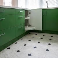 China Melamine White Green Kitchen Cabinet 18mm MDF Wood Grain Matched Custom U Shape for sale