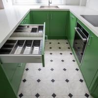China Melamine White Green Kitchen Cabinet 18mm MDF Wood Grain Matched Custom U Shape for sale