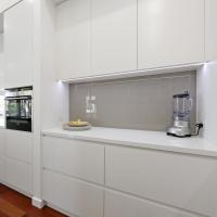 China White Handless Kitchen Cabinet Island Modern Prefab Bar with 18mm MDF and 20mm Quartz for sale