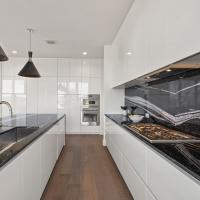 China Home Kitchen Cabinets Modern Design High Gloss White Kitchen Cabinets For Sale for sale