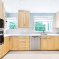 China Shaker Custom Solid Wood Kitchen Units Modern American Style for sale