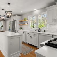 China European Style Solid Wood Kitchen Cabinet Modern Raised Panel Kitchen Cabinets for sale
