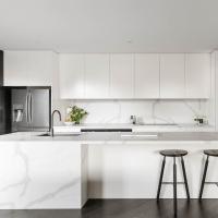 China Modular Flat Pack White Matt Lacquer Kitchen Cabinet Furniture Design With Island for sale