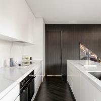 China Modular Flat Pack White Matt Lacquer Kitchen Cabinet Furniture Design With Island for sale