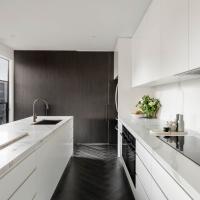 China Modular Flat Pack White Matt Lacquer Kitchen Cabinet Furniture Design With Island for sale