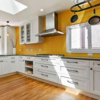 China White Shaker Lacquer Kitchen Cabinet Cupboard American Style Cabinet Prefab Storage for sale