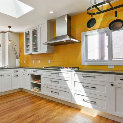 China White Shaker Lacquer Kitchen Cabinet Cupboard American Style Cabinet Prefab Storage for sale