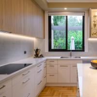 China Grain Kitchen Cabinets Island White Melamine  Modern Wood Kitchen Cabinets for sale
