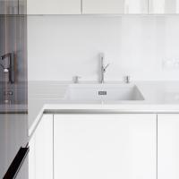 China Acrylic Free Standing Kitchen Cabinet Modern High Gloss White Wood Grain Kitchen Units for sale