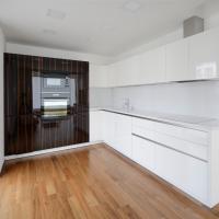 China Acrylic Free Standing Kitchen Cabinet Modern High Gloss White Wood Grain Kitchen Units for sale