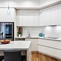 China Custom Complete Plywood Modern Island Kitchen Cabinet 18mm DTC Soft Close Hardware for sale