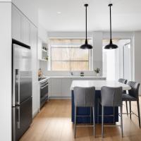 China Matte Lacquer White Kitchen Cabinets Shaker Style Kitchen Cabinets Design for sale