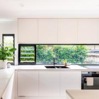 China Indoor L Shape Melamine Kitchen Cabinet With Island 18mm HMR for sale