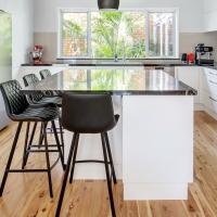 China White Lacquer L-Shaped Kitchen Cabinet with Island 18mm Plywood Blum Hardware for sale