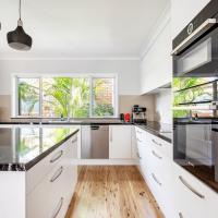 China White Lacquer L-Shaped Kitchen Cabinet with Island 18mm Plywood Blum Hardware for sale