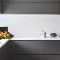 China Custom Luxury Melamine Kitchen Cabinet Set HMR Core Black Modern Kitchen Cabinet for sale