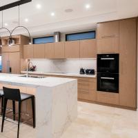 China OEM Modern Melamine Kitchen Cabinet Wood Grain for sale
