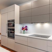 China Light Grey Modern Kitchen Cabinet Dining Room Pre Made Lacquer Handless Kitchen Cabinet for sale