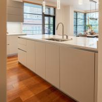 China Light Grey Modern Kitchen Cabinet Dining Room Pre Made Lacquer Handless Kitchen Cabinet for sale