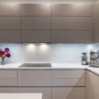 China Light Grey Modern Kitchen Cabinet Dining Room Pre Made Lacquer Handless Kitchen Cabinet for sale